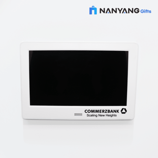 Digital Photo Frame for HD Display (compatible with USB/SD card)